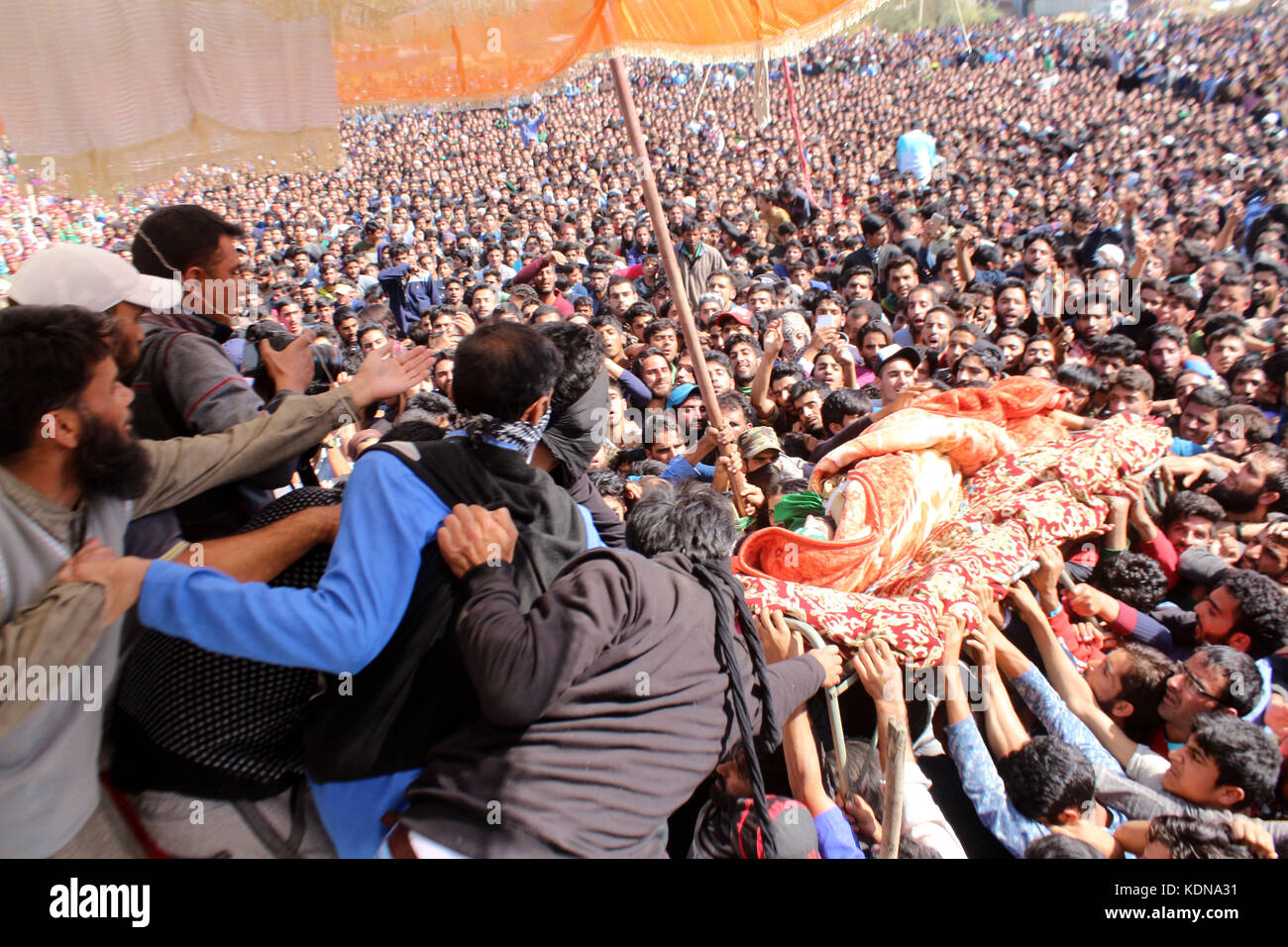 Shopian, India. 14th Oct, 2017. (EDITORS NOTE: Image depicts death ...