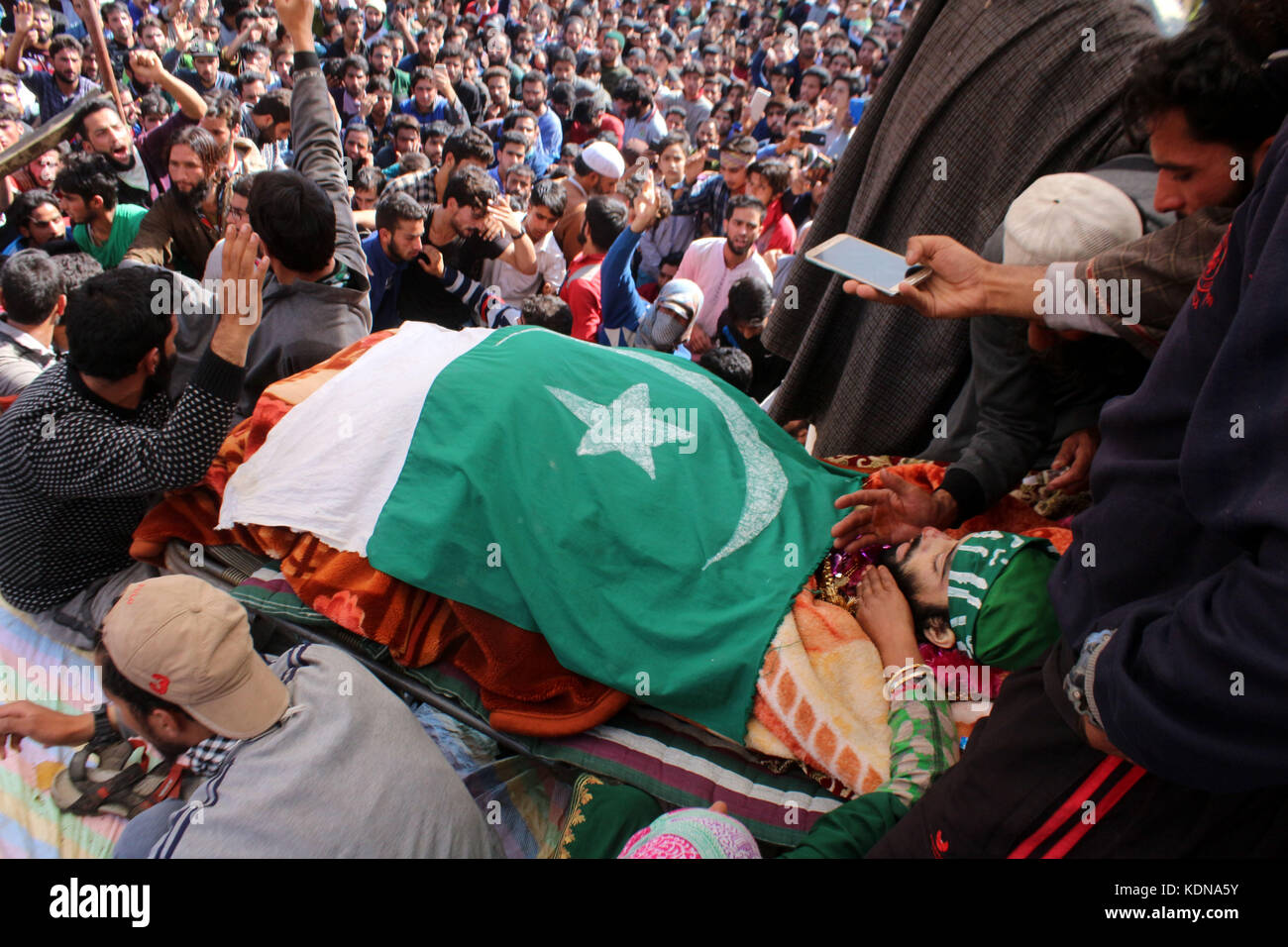 Shopian, India. 14th Oct, 2017. (EDITORS NOTE: Image depicts death ...