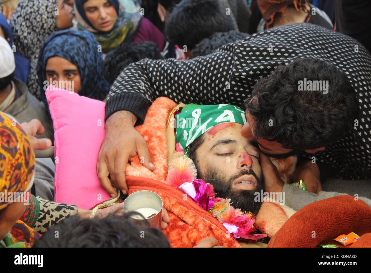 Shopian, India. 12th Oct, 2017. (EDITORS NOTE: Image depicts death ...