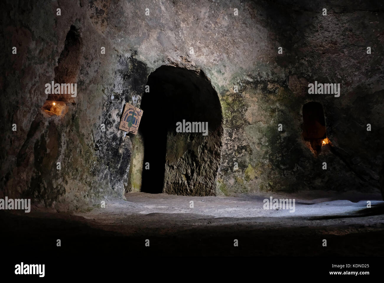 Burial chamber inside the Tomb of the Prophets Haggai, Zechariah and ...