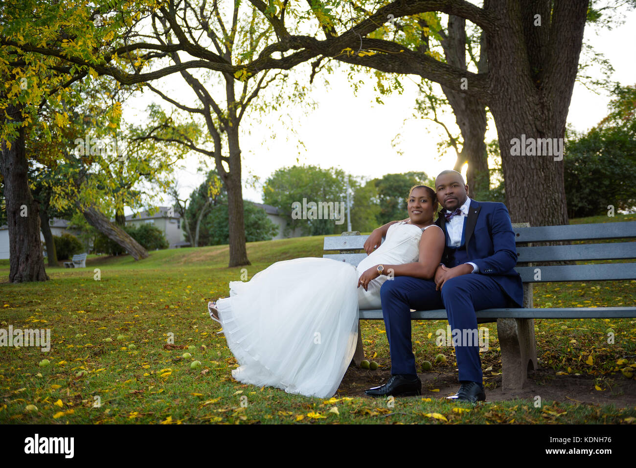 African bride and groom hi-res stock photography and images - Alamy