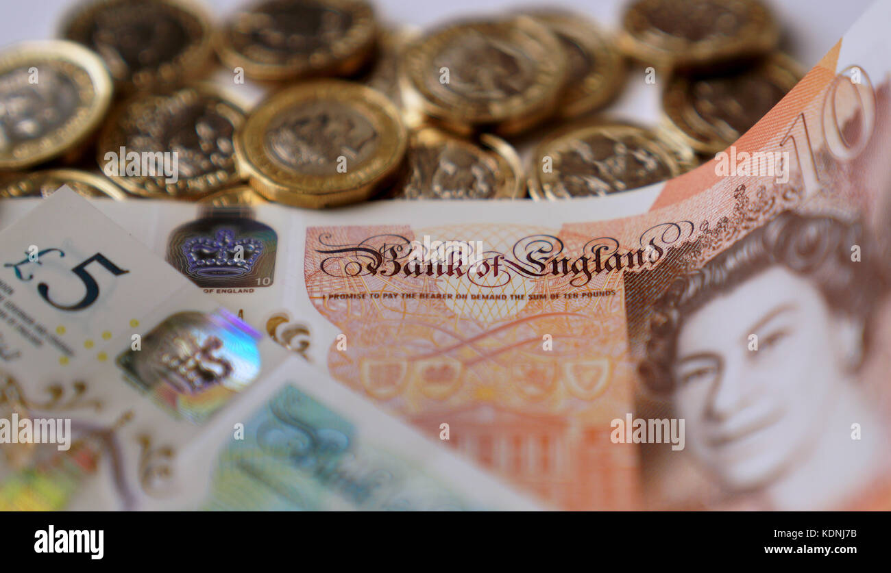 British bank notes and coins Stock Photo - Alamy