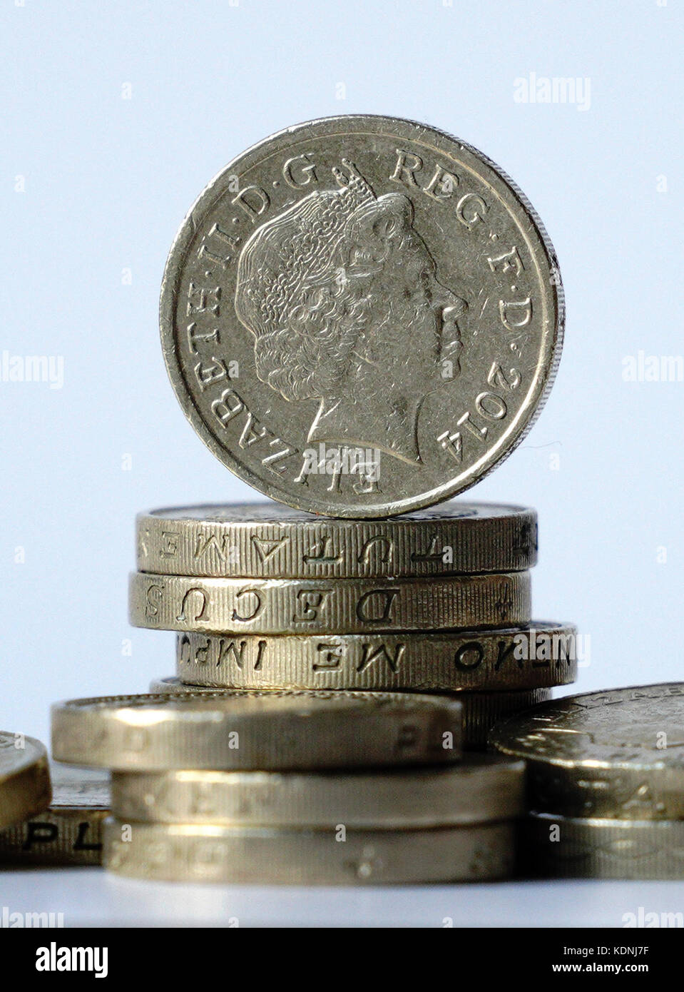 Examples old 1 pound coins hi-res stock photography and images - Alamy