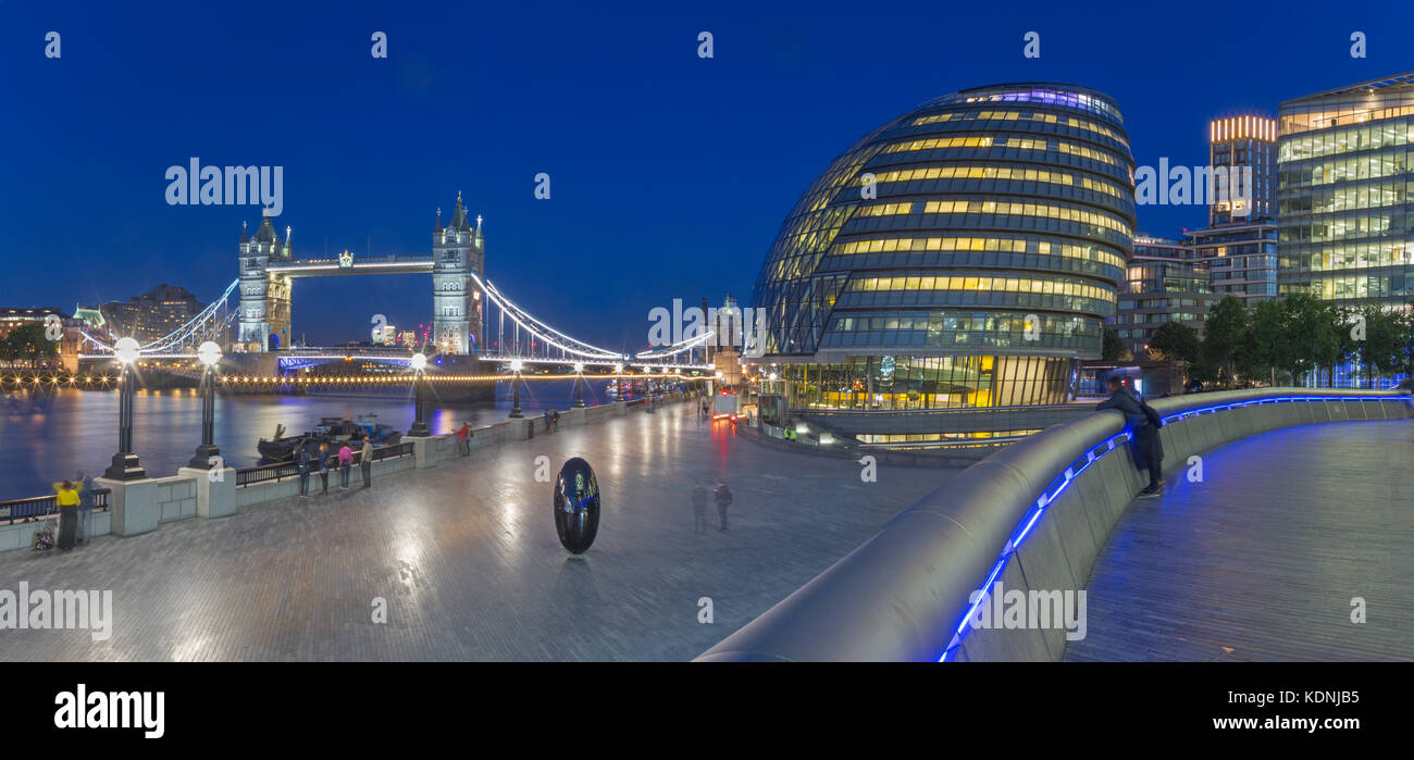 London - The panorama of the Tower bridge, promenade with the the ...
