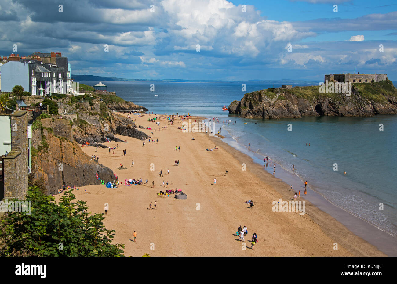 north beach, Tenby, pembrokeshire Stock Photo - Alamy