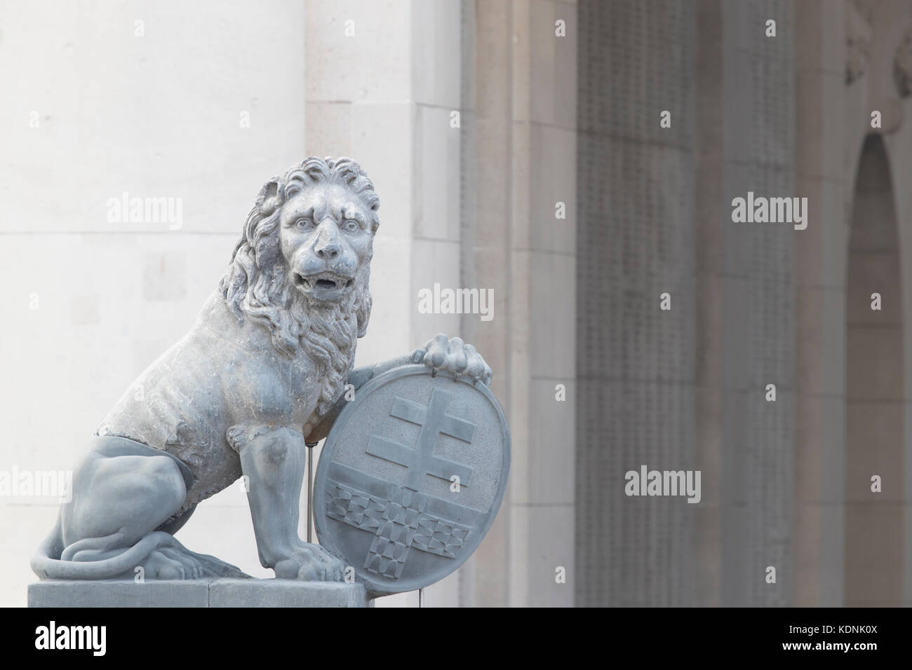 Temporary return of the Menin Gate Lions with shield in Ypres Stock ...