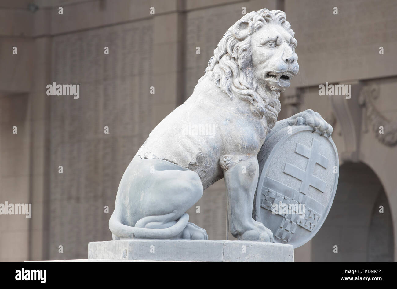 Temporary return of the Menin Gate Lions with shield in Ypres Stock ...
