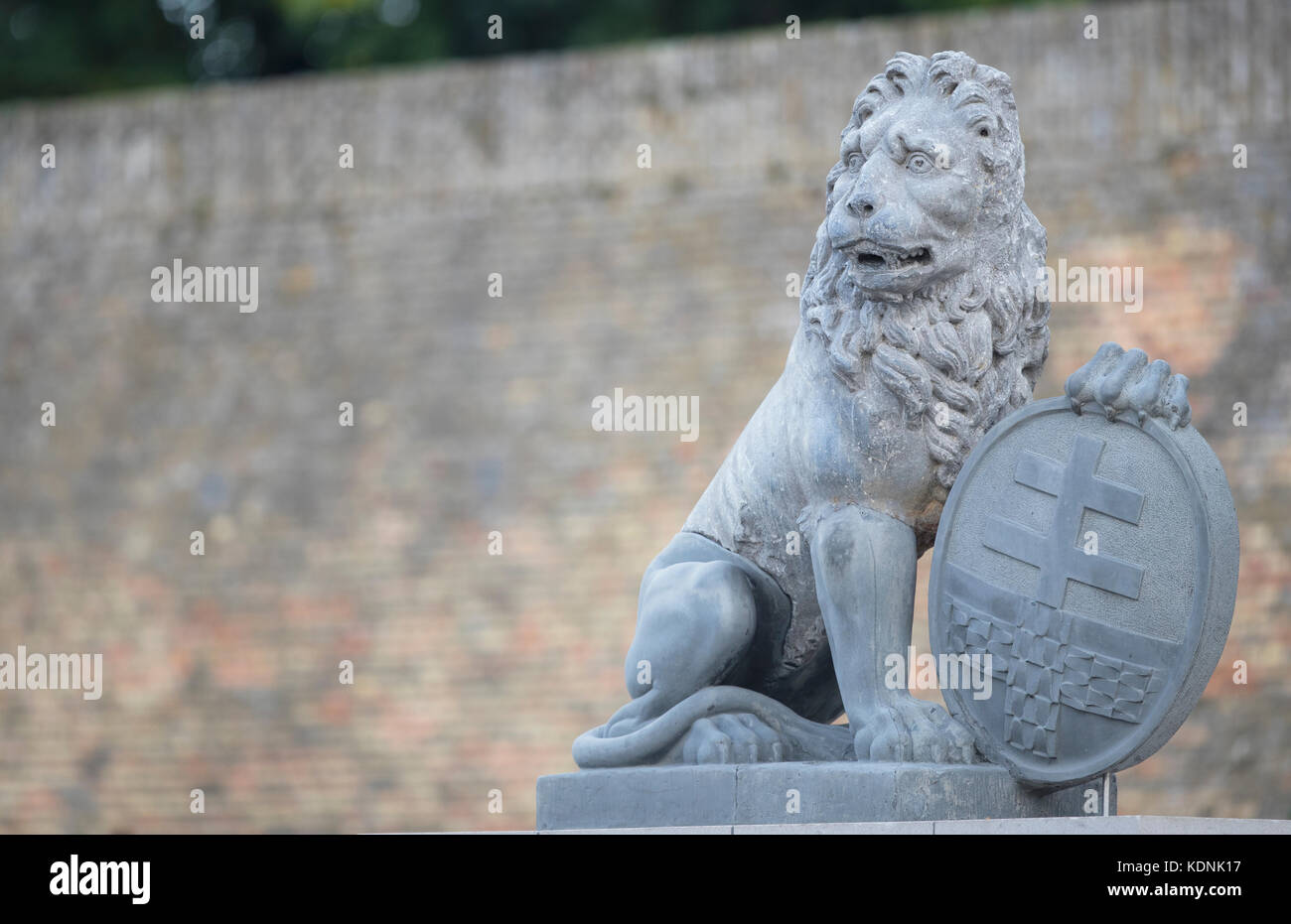 Temporary return of the Menin Gate Lions with shield in Ypres Stock ...
