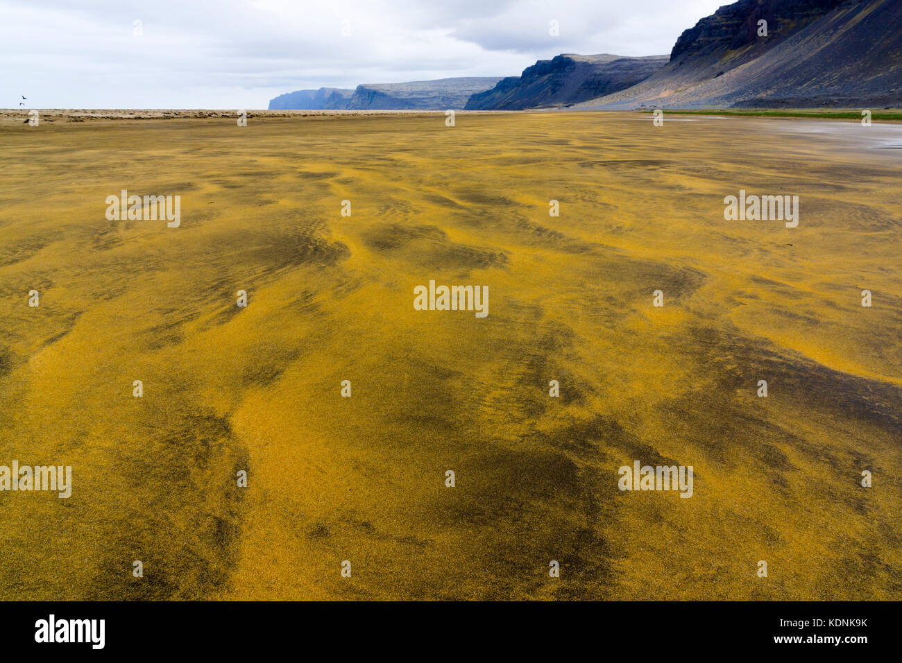 Red sands beach hi-res stock photography and images - Alamy