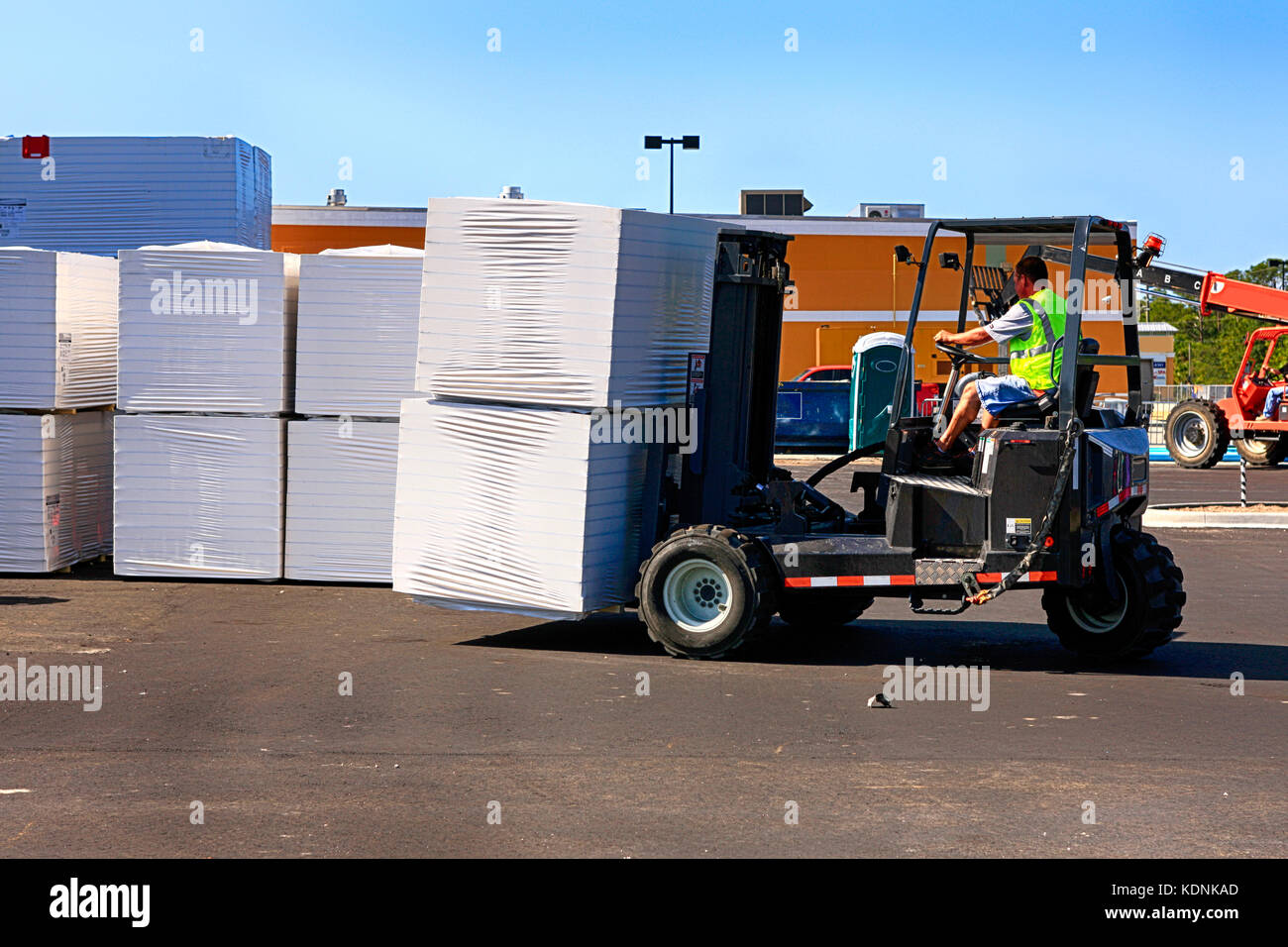 Insulation workers hi-res stock photography and images - Alamy