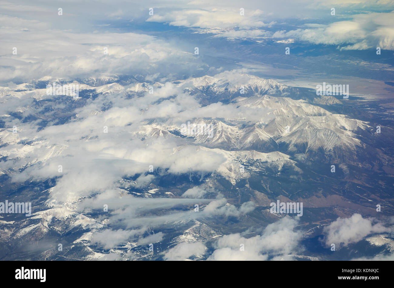 Airplane over landscape airplane hi-res stock photography and images ...