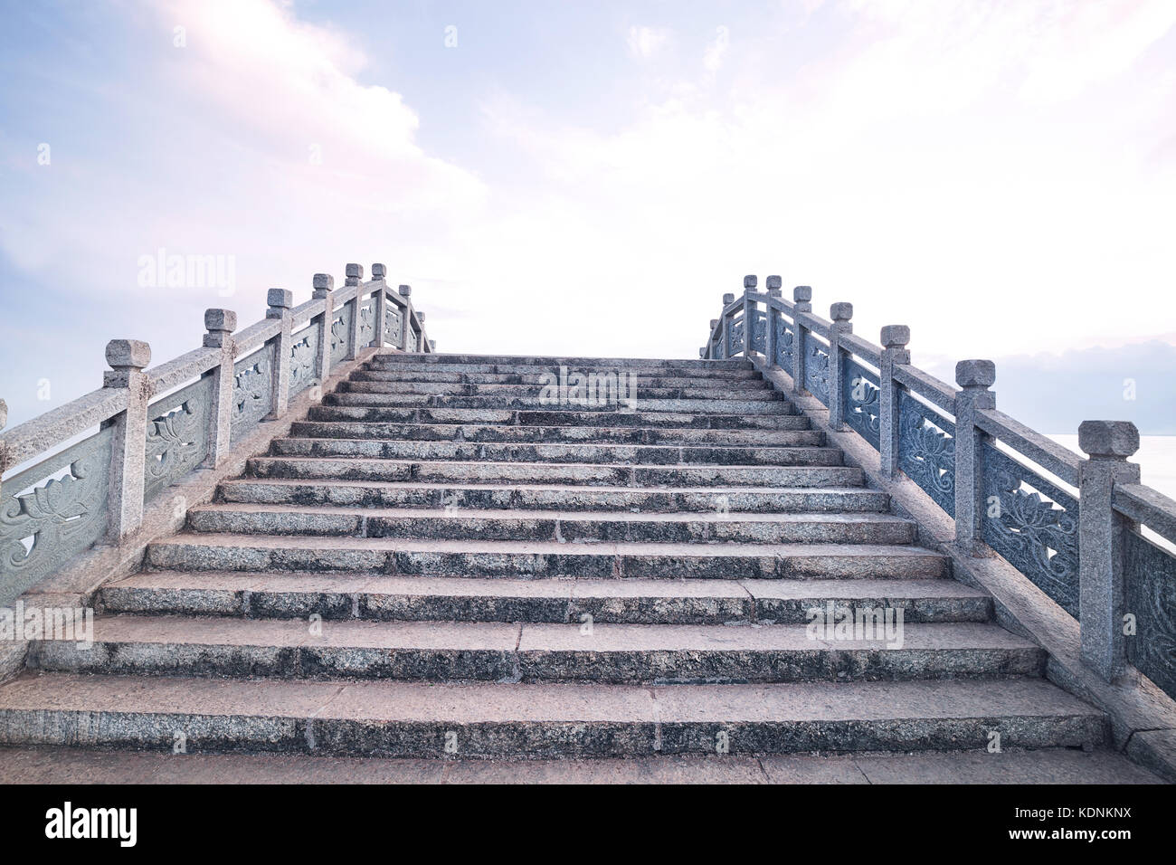 Chinese old bridge hi-res stock photography and images - Alamy