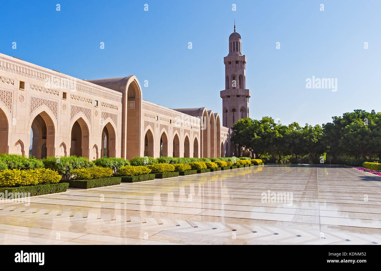 Sultan Qaboos Grand Mosque in Muscat, Oman Stock Photo - Alamy
