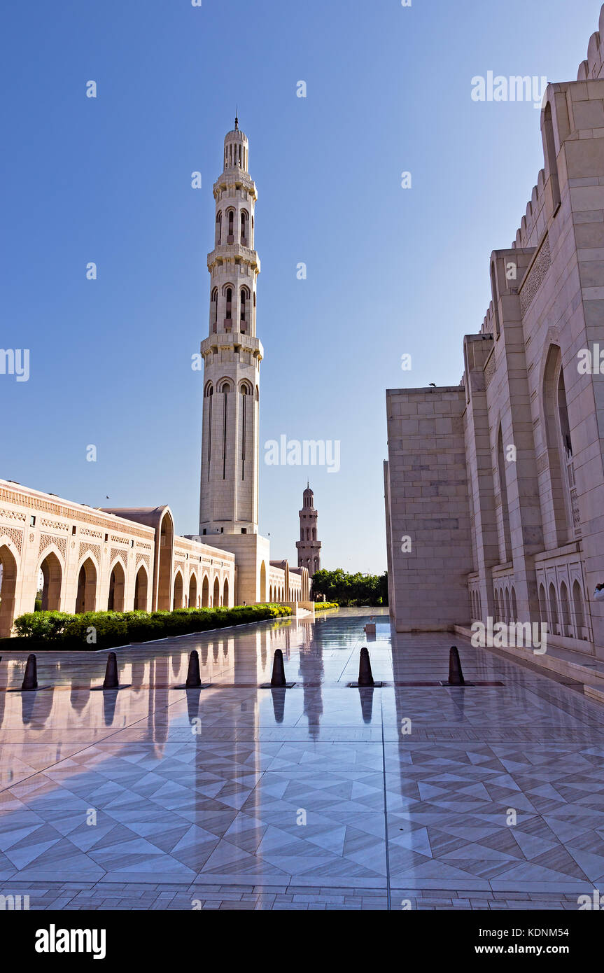 Sultan Qaboos Grand Mosque in Muscat, Oman Stock Photo - Alamy