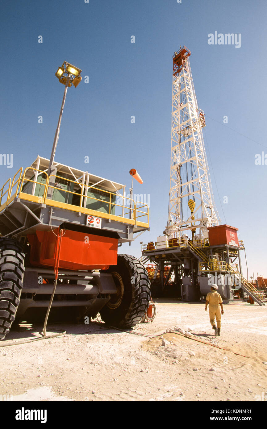 Saudi Arabia Oil Rig High Resolution Stock Photography and Images - Alamy