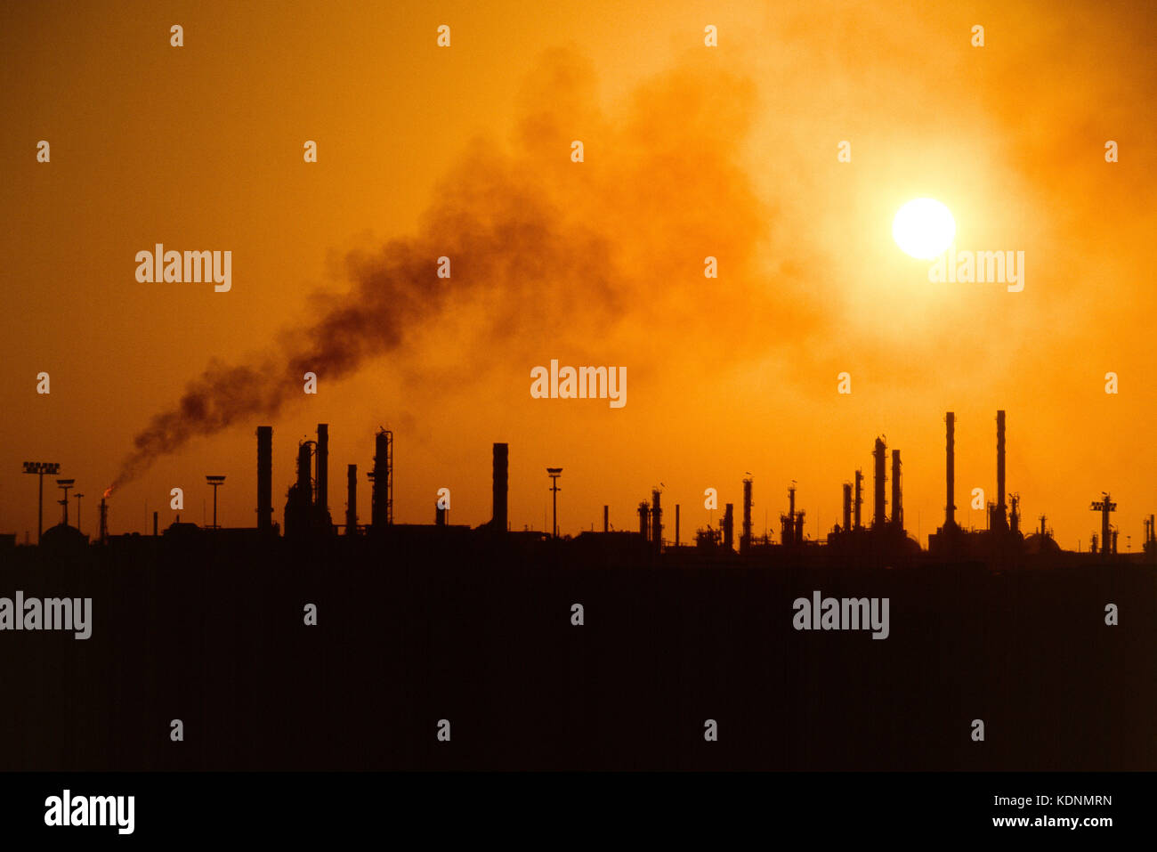 Aramco oil refinery hi-res stock photography and images - Alamy