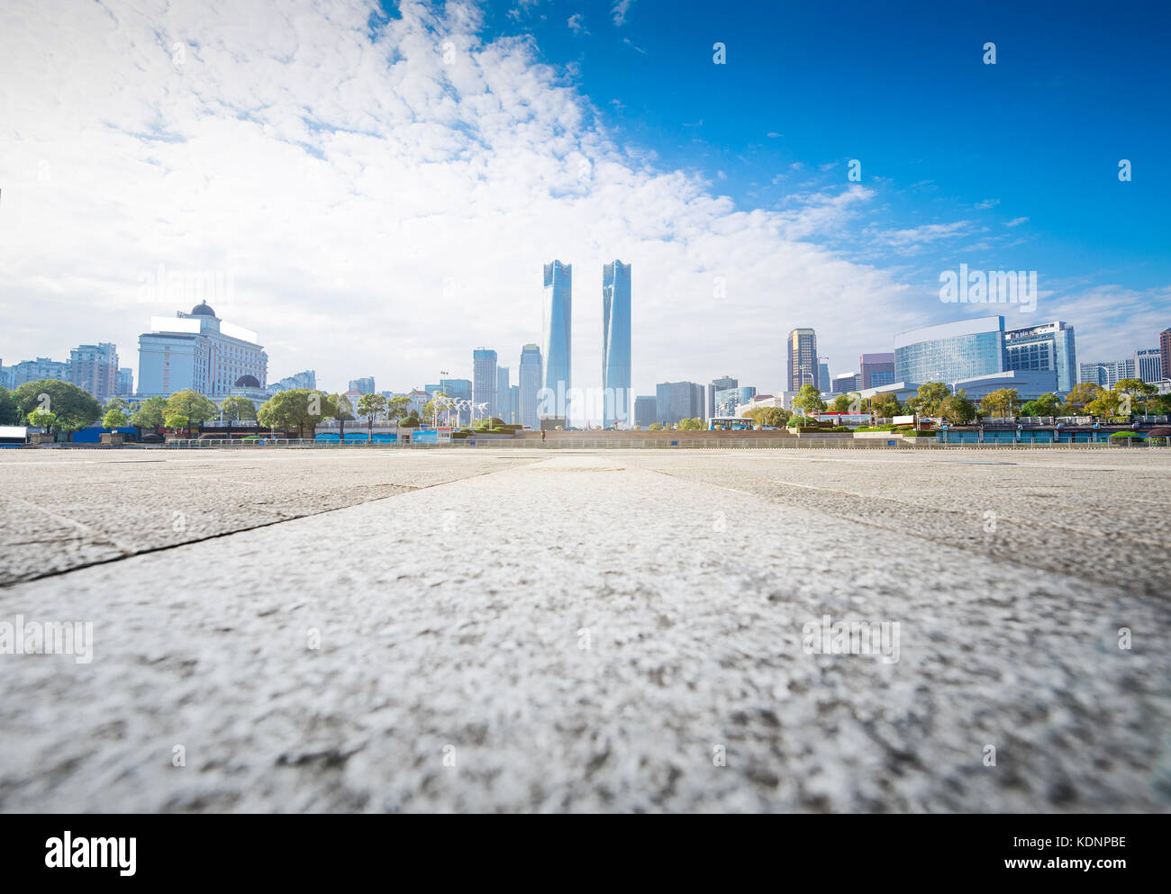 Empty floor and modern building with sunbeam Stock Photo - Alamy