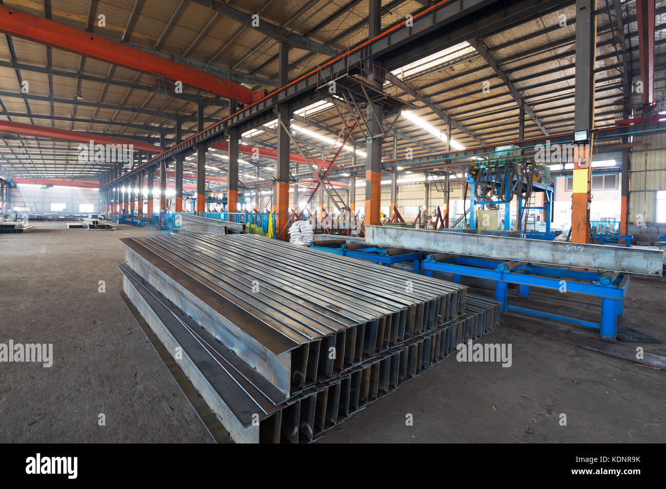 Heavy manufacturing metallurgy machines metal hi-res stock photography ...