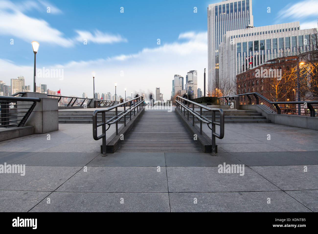 Beautiful view of Shanghai - Bund or Waitan waterfront Stock Photo - Alamy