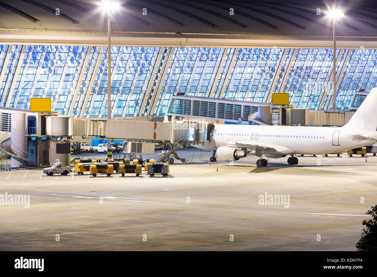Night check hi-res stock photography and images - Alamy