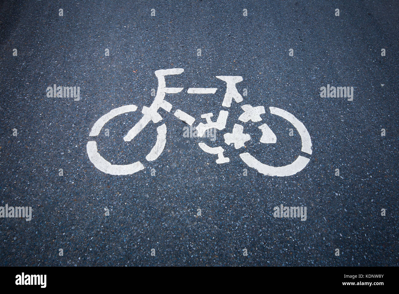 Bicycle road sign on the road Stock Photo - Alamy