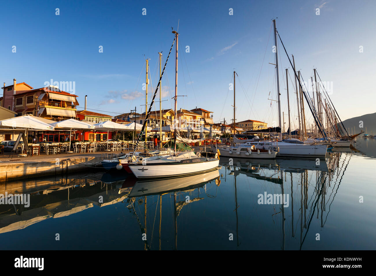 Coffee shops and restaurants in the harbour of Lefkada town, Greece ...