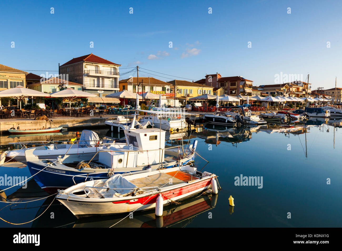 Coffee shops and restaurants in the harbour of Lefkada town, Greece ...