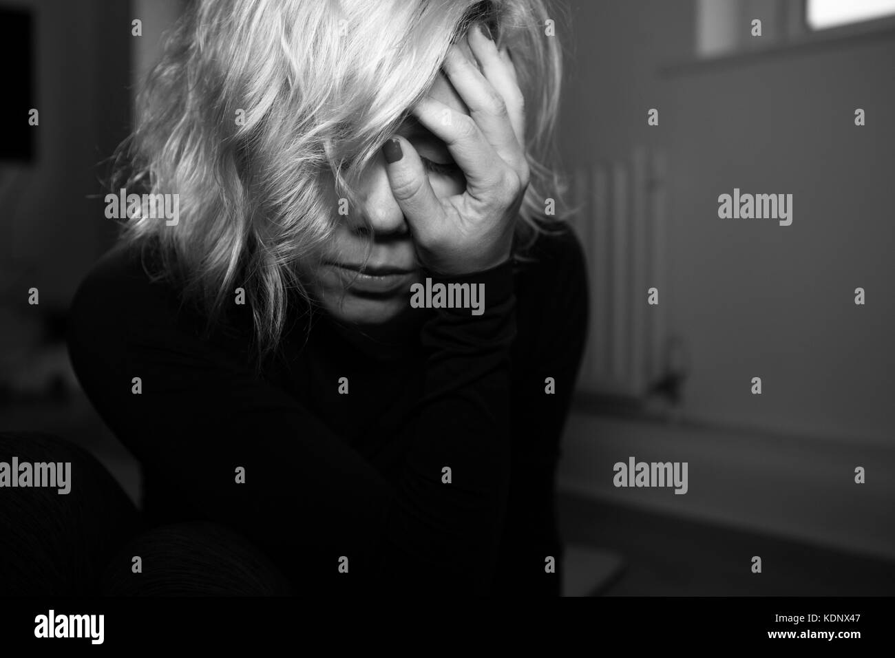 Migraine despair Black and White Stock Photos & Images - Alamy
