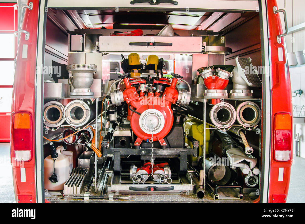 Fire hose usage hi-res stock photography and images - Alamy