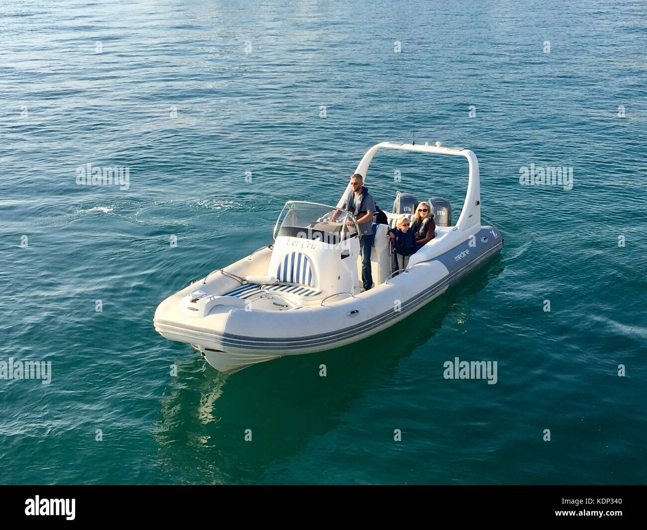 Floating rib hi-res stock photography and images - Alamy