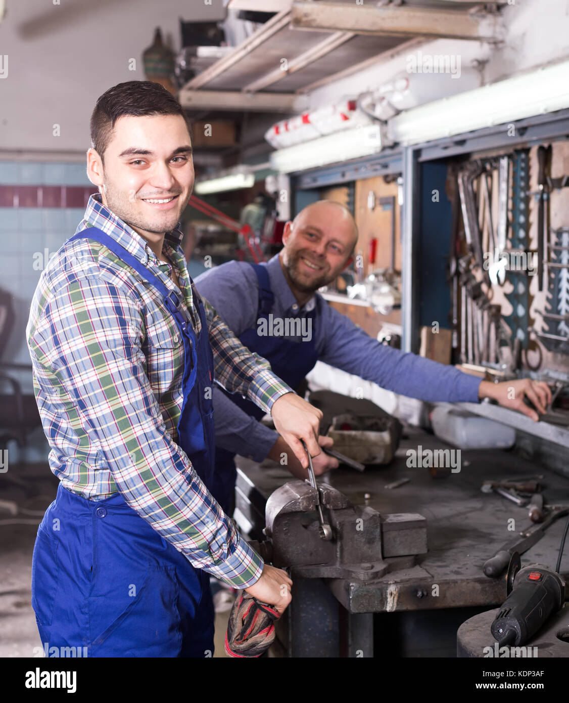 Machine shop foreman hi-res stock photography and images - Alamy