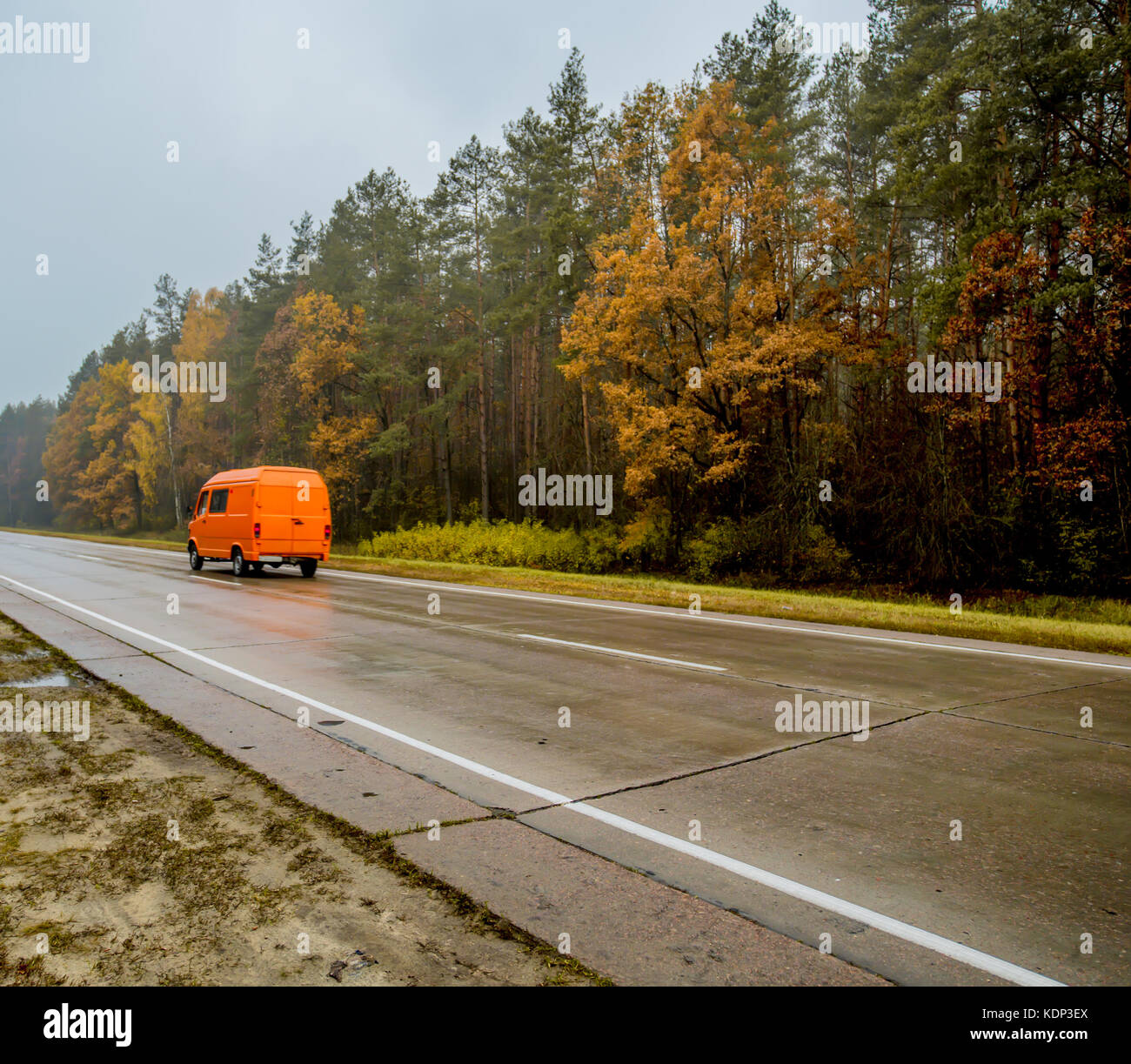 Camper van roadside hi-res stock photography and images - Alamy