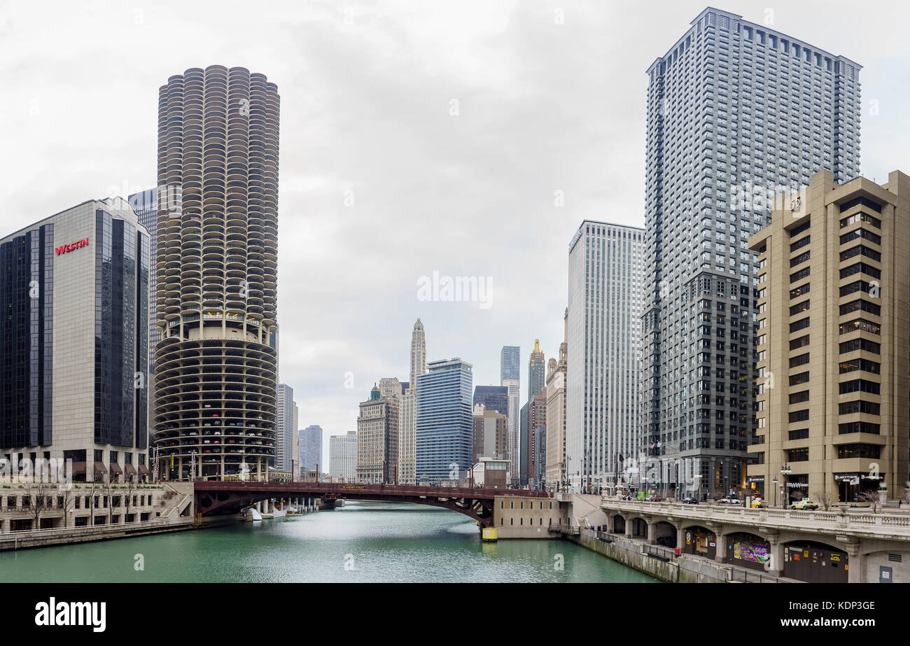 Chicago, FEB 1: Afternoon cloudy view with skyscraper, Marina City and ...