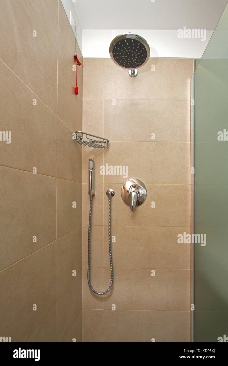 Silver fixtures hi-res stock photography and images - Alamy