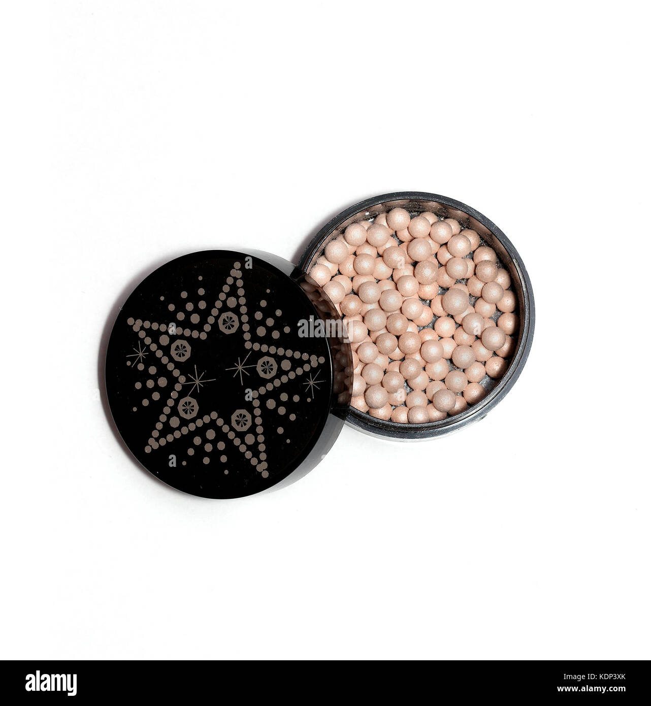 Makeup powder in black Cut Out Stock Images & Pictures - Alamy