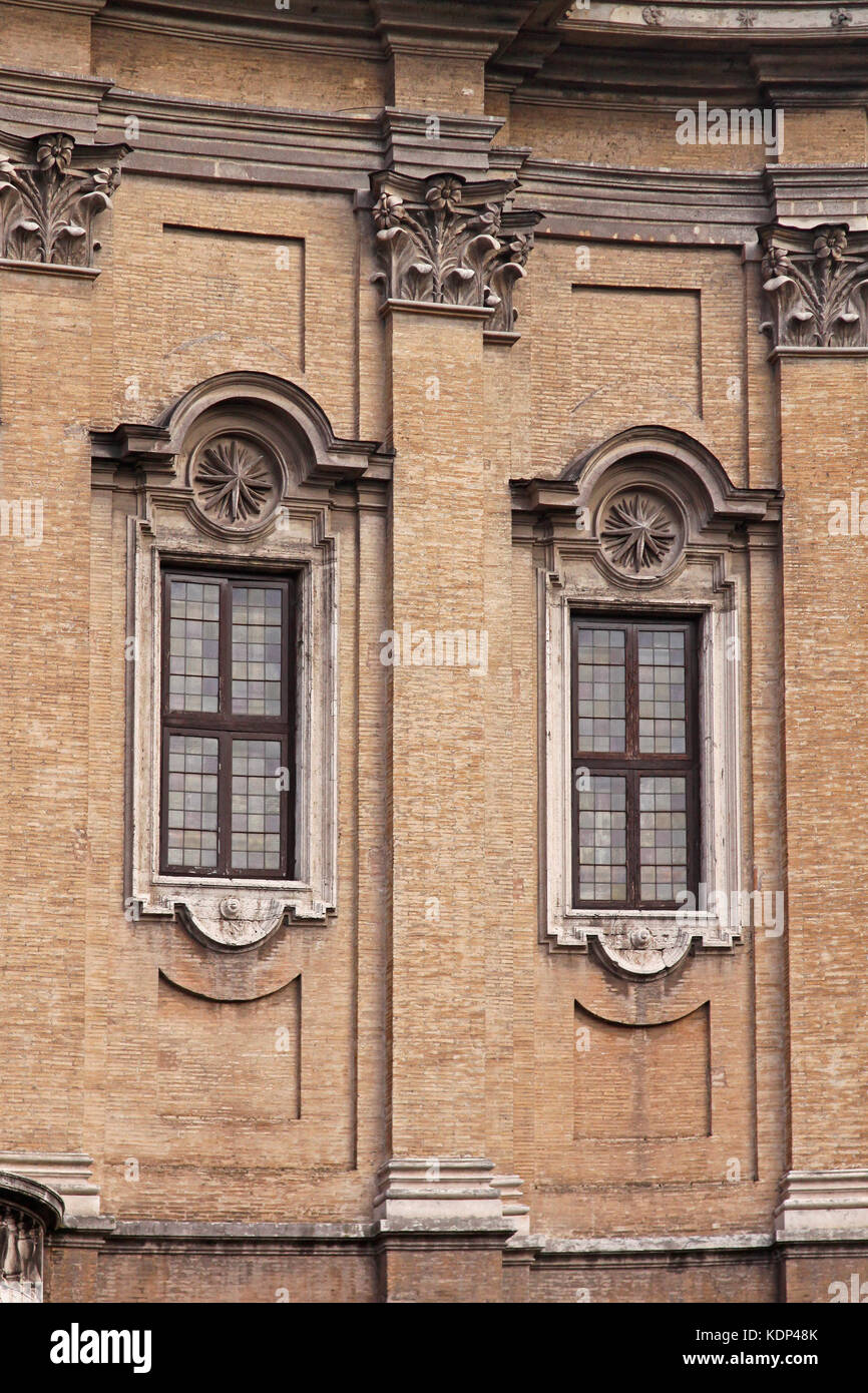Old architecture facade with windows between columns Stock Photo - Alamy