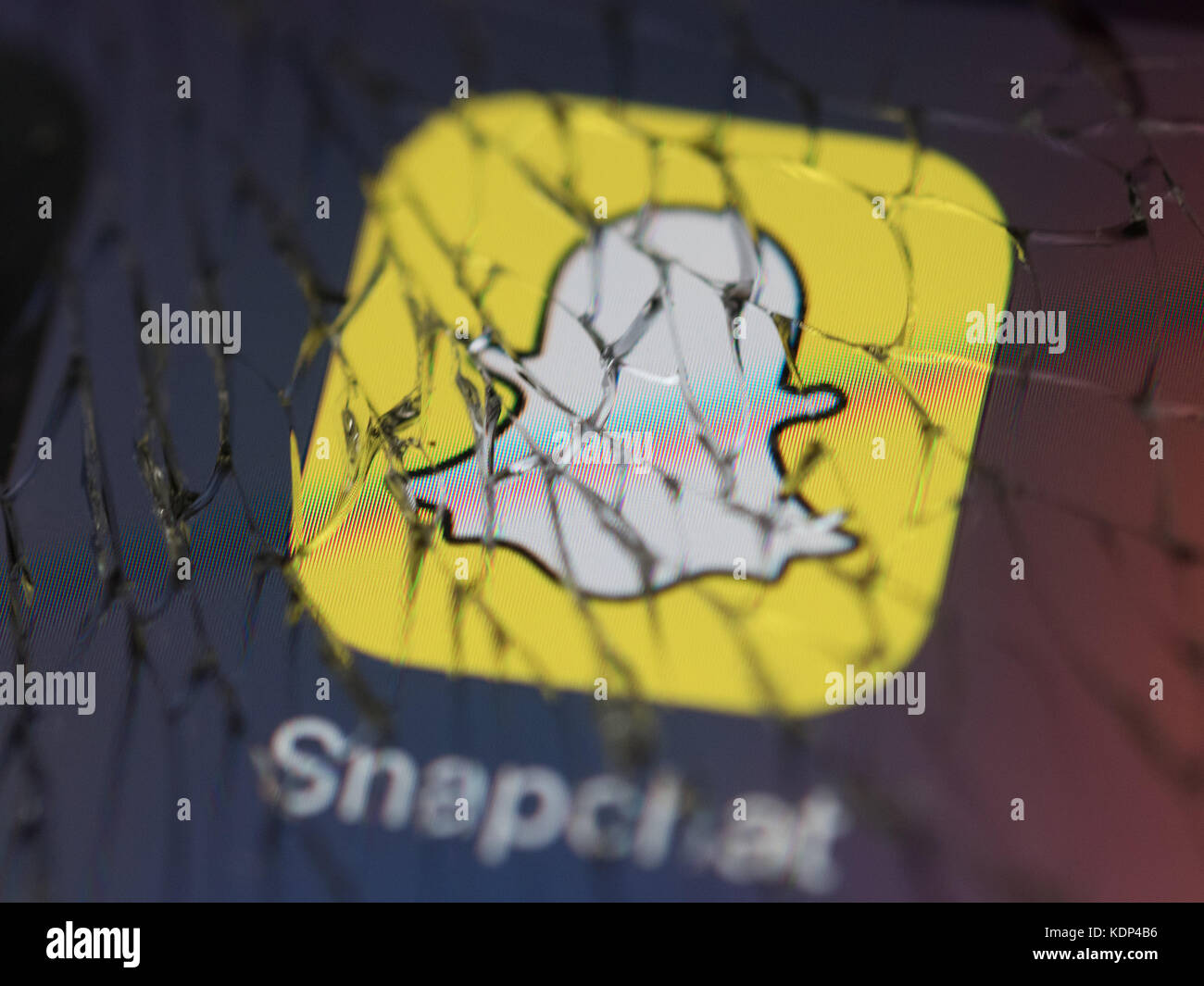 Snapchat logo hi-res stock photography and images - Alamy
