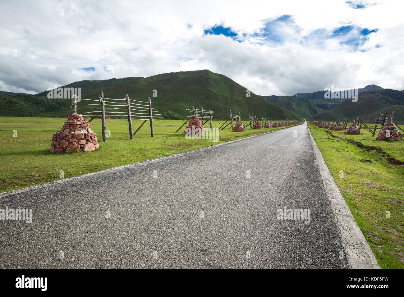 Highway in countryside Stock Photo - Alamy