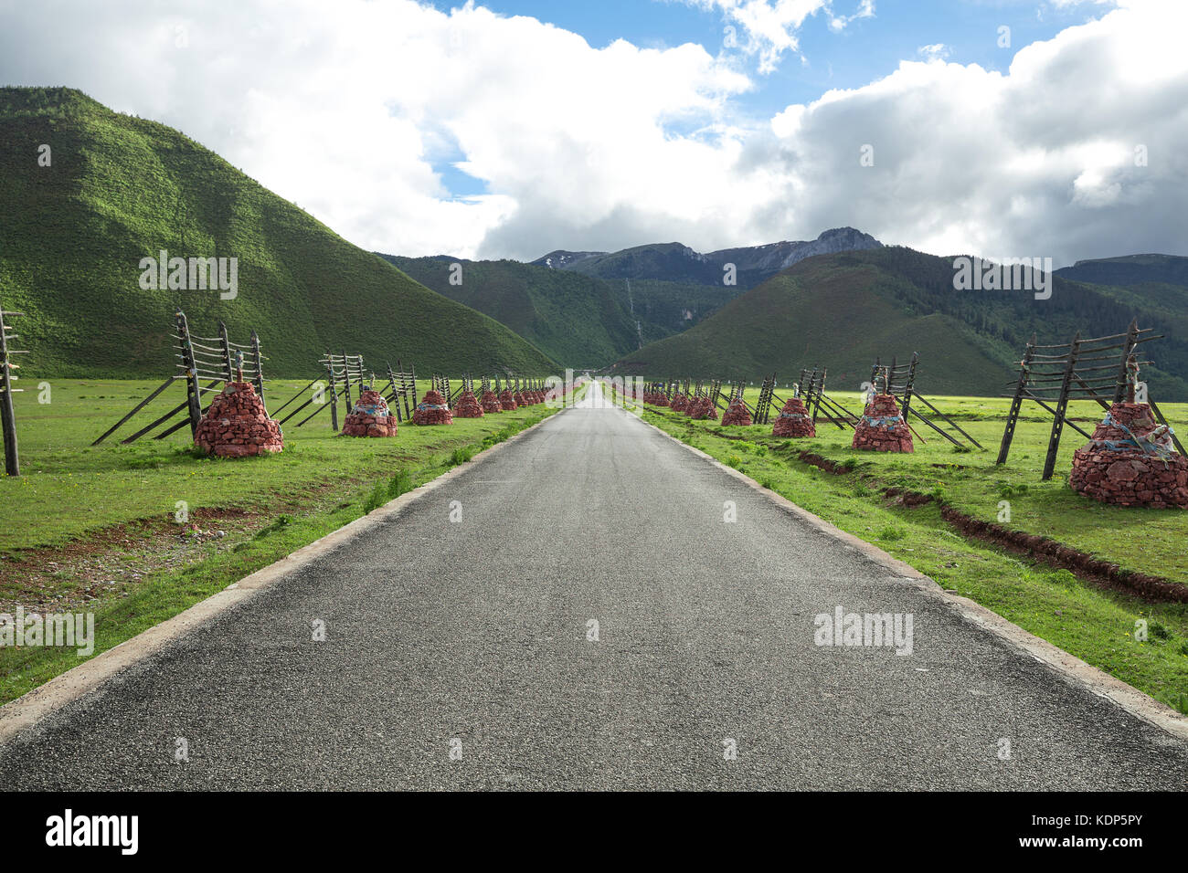 Highway in countryside Stock Photo - Alamy