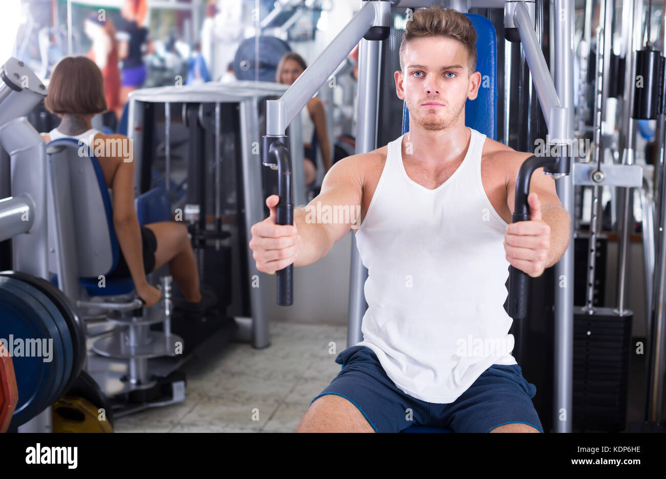 Chest fly machine hi-res stock photography and images - Alamy