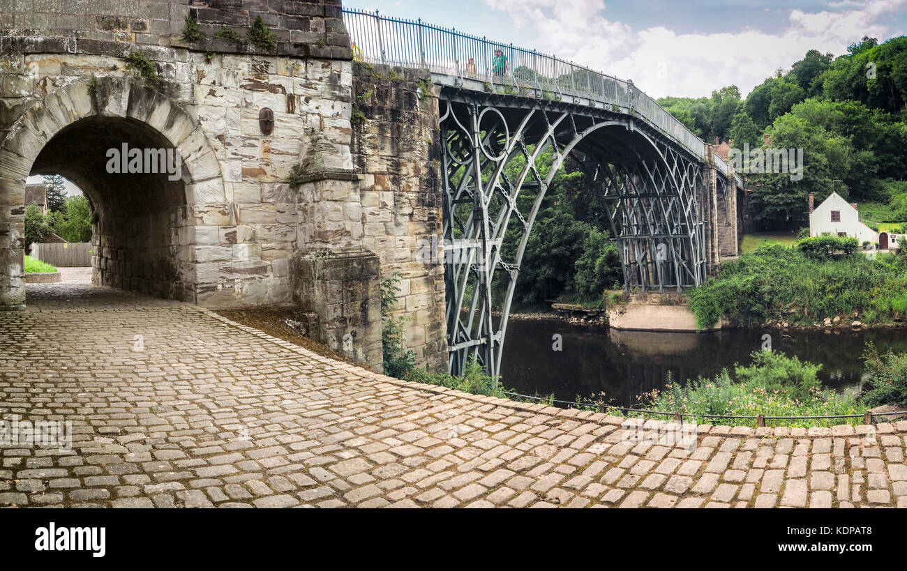 Iron bridge shropshire hi-res stock photography and images - Alamy