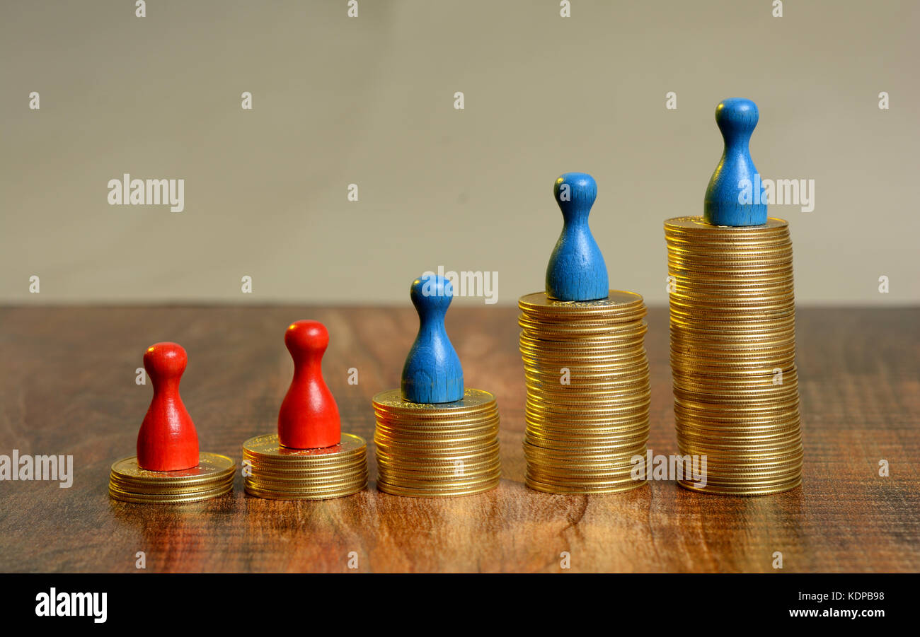 Stack of Golden Coins Graph going up with pawns Stock Photo - Alamy