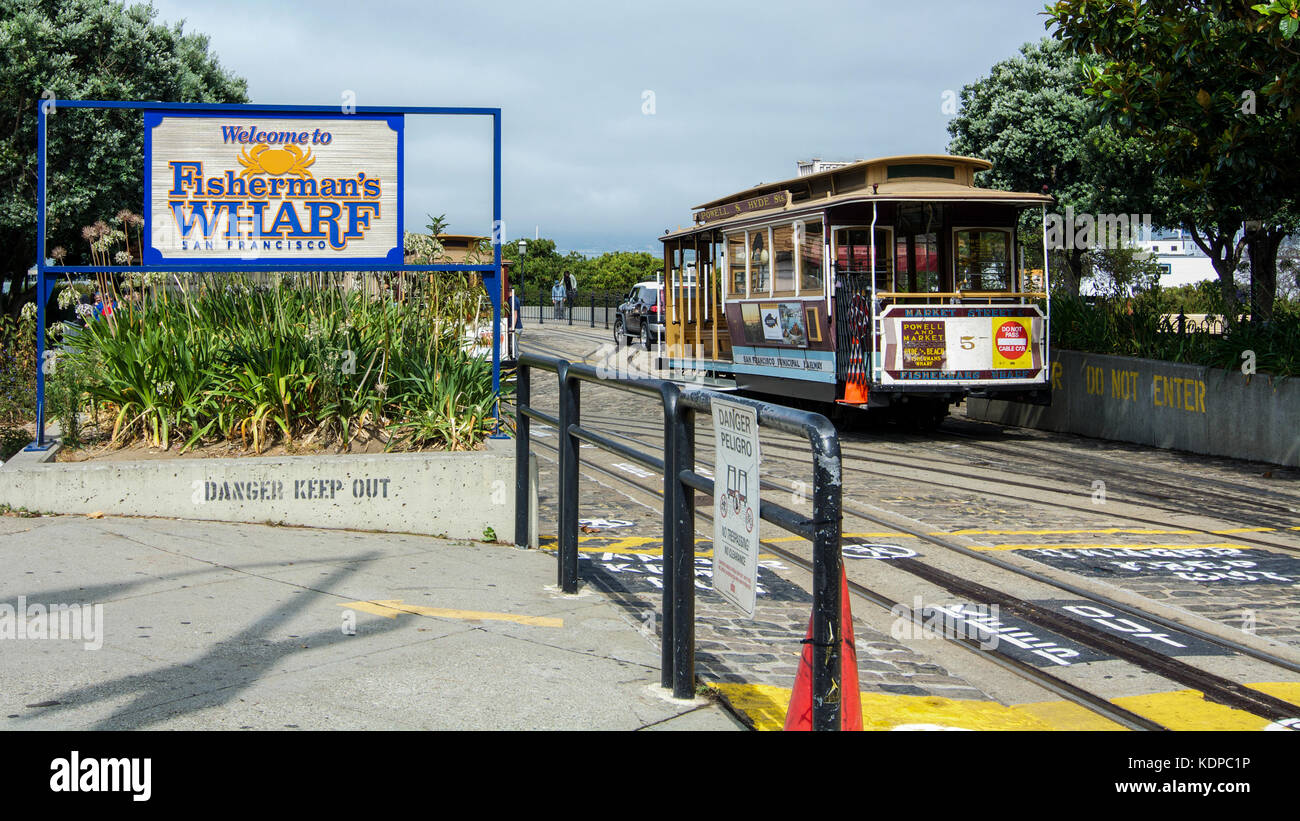 San Francisco, California, USA, 08 September 2017. Cable car next to ...