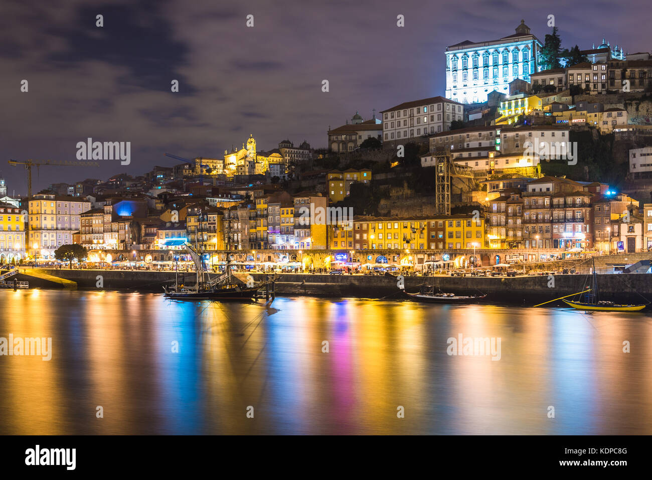 Riverfront palace hi-res stock photography and images - Alamy