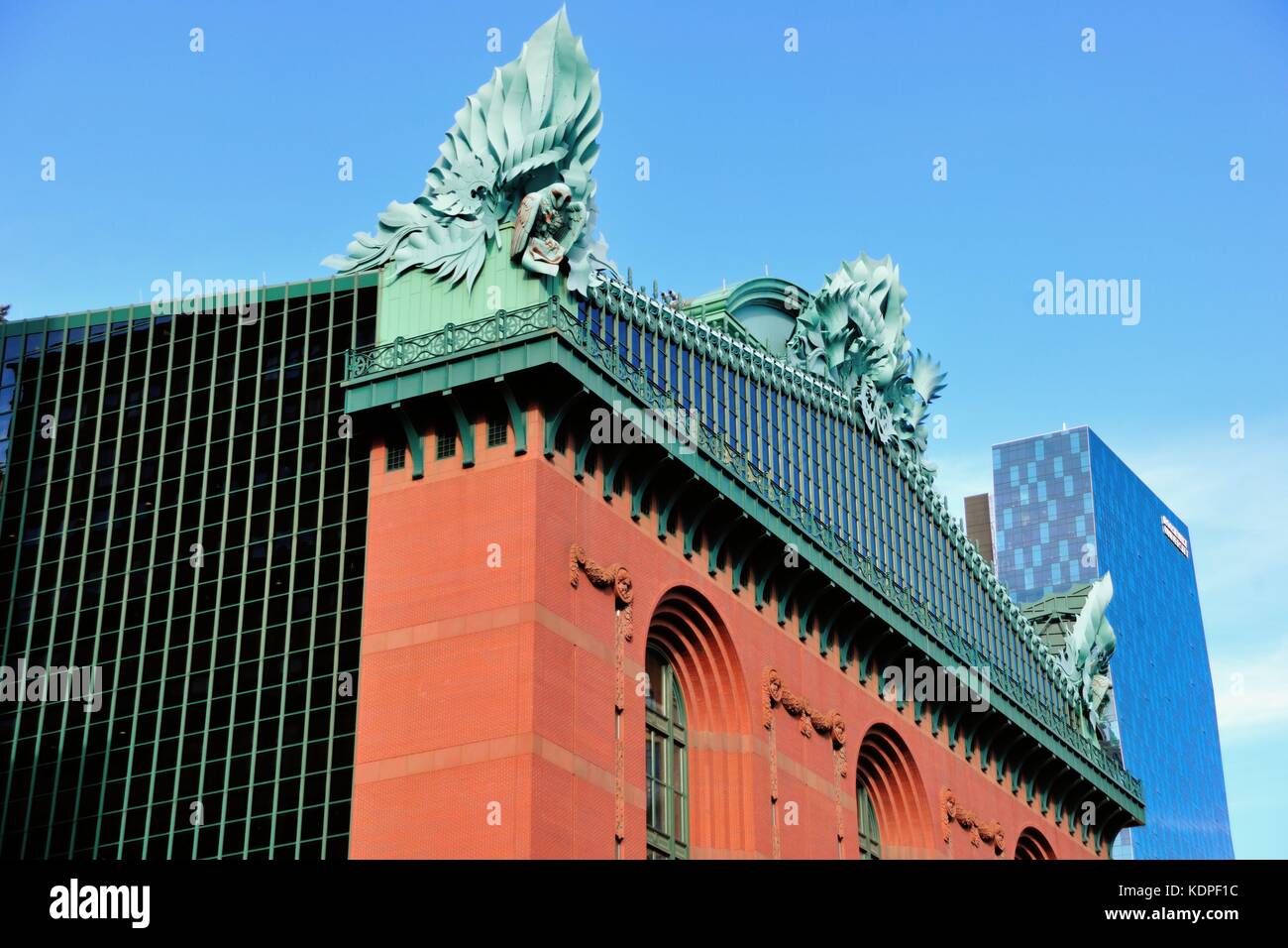 The Harold Washington Library Center in downtown Chicago. Chicago ...