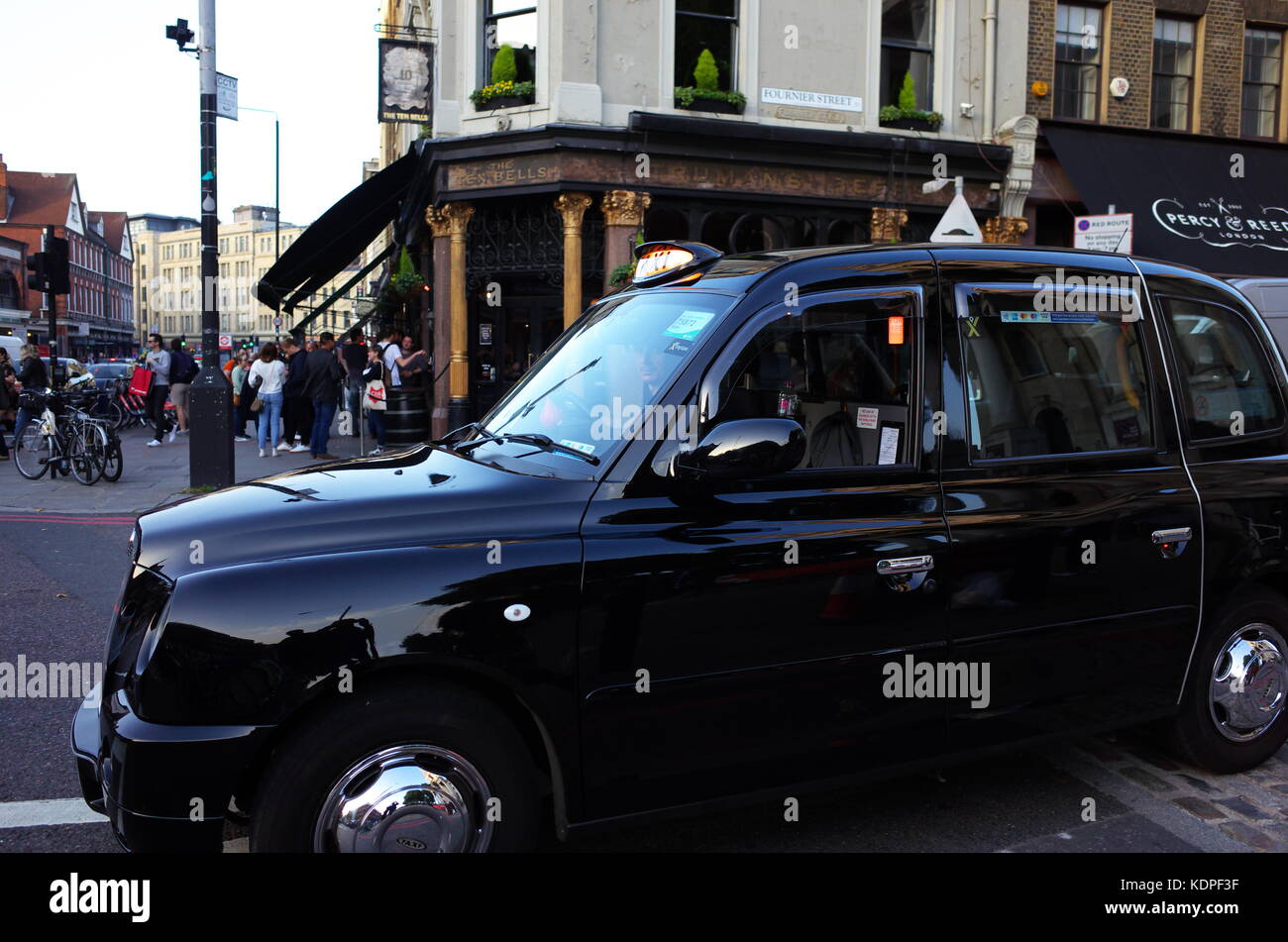 Black Taxi in Shoreditch, London, England Stock Photo - Alamy