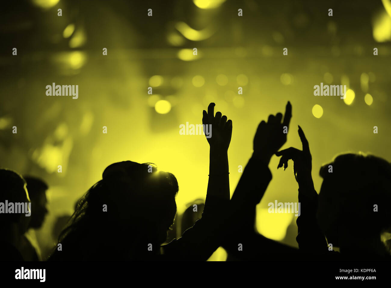 Hands up crowd bar hi-res stock photography and images - Alamy