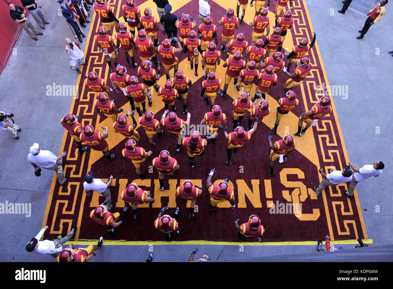Los Angeles, CA, USA. 14th Oct, 2017. The USC Trojans take the field ...