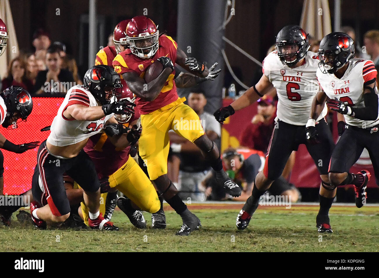 Los Angeles, CA, USA. 14th Oct, 2017. USC Trojans running back Ronald ...