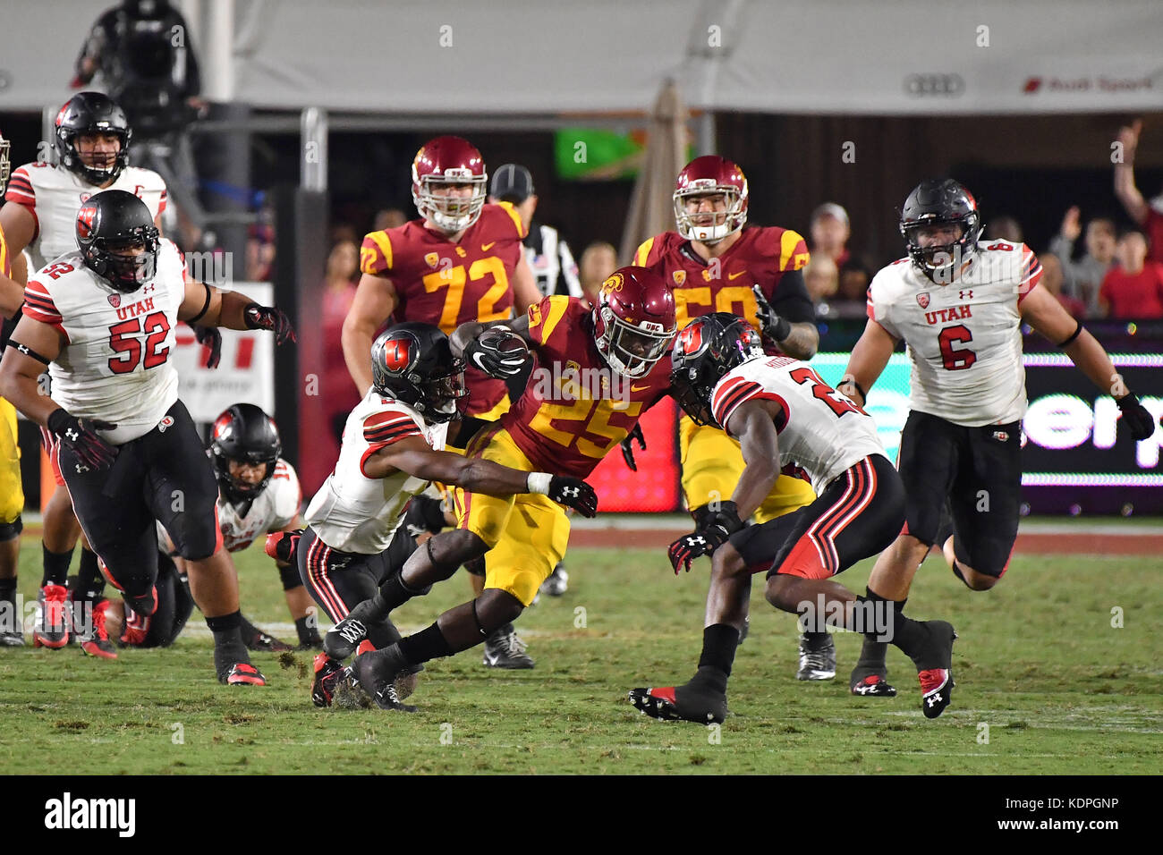 Los Angeles, CA, USA. 14th Oct, 2017. USC Trojans running back Ronald ...